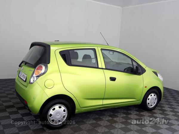 Zaļš Chevrolet Spark 2011 Tallina, ar dzinēja tilpumu 1.00 L un nobraukumu 159 tūkst. km par 1699 €, foto 3 vietnē AUTOMOTO.COM.LV