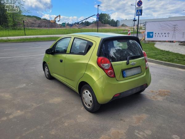 Green Chevrolet Spark 2012 in Vilnius, with an engine capacity of 1.00 L and mileage of 121 thousand km for 950 €, photo 4 on AUTOMOTO.COM.LV