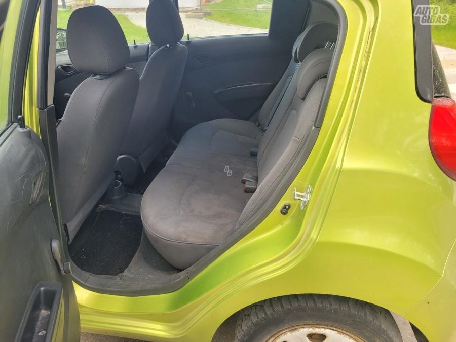 Zaļš Chevrolet Spark 2012 Viļņa, ar dzinēja tilpumu 1.00 L un nobraukumu 121 tūkst. km par 950 €, foto 14 vietnē AUTOMOTO.COM.LV