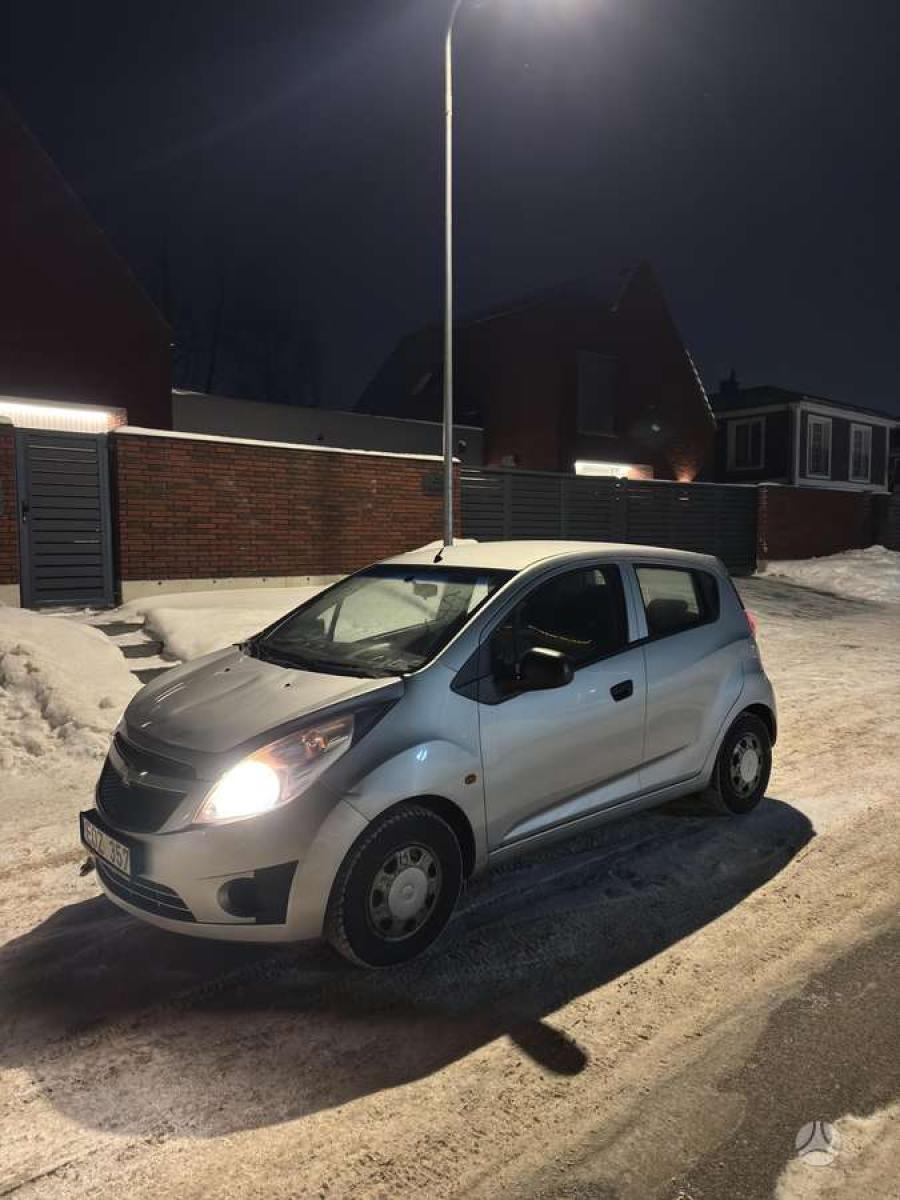 Grey Chevrolet Spark 2011 in Vilnius, with an engine capacity of 1.00 L and mileage of 197 thousand km for 1050 €, photo 1 on AUTOMOTO.COM.LV