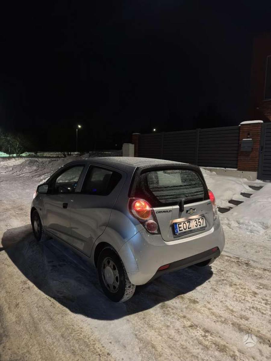 Grey Chevrolet Spark 2011 in Vilnius, with an engine capacity of 1.00 L and mileage of 197 thousand km for 1050 €, photo 3 on AUTOMOTO.COM.LV