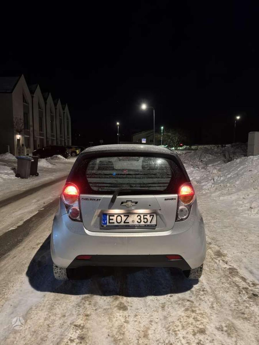 Grey Chevrolet Spark 2011 in Vilnius, with an engine capacity of 1.00 L and mileage of 197 thousand km for 1050 €, photo 4 on AUTOMOTO.COM.LV