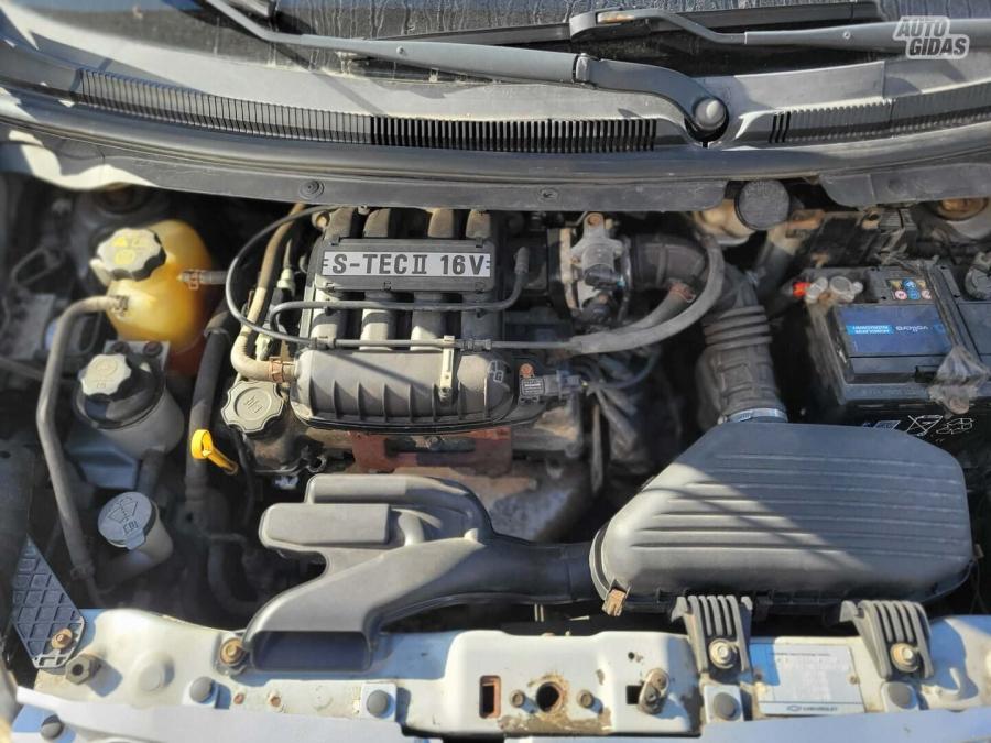 Chevrolet Spark 2011 in Birzai, with an engine capacity of 0.90 L and mileage of 200 thousand km for 800 €, photo 10 on AUTOMOTO.COM.LV
