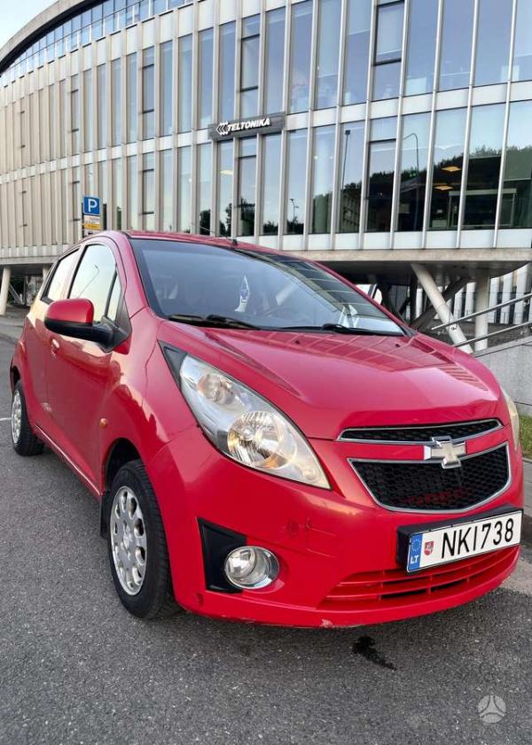 Sarkans Chevrolet Spark 2010 Viļņa, ar dzinēja tilpumu 1.00 L un nobraukumu 149 tūkst. km par 1050 €, foto 4 vietnē AUTOMOTO.COM.LV