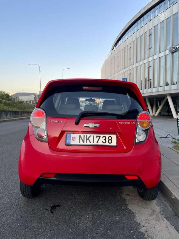 Sarkans Chevrolet Spark 2010 Viļņa, ar dzinēja tilpumu 1.00 L un nobraukumu 149 tūkst. km par 1050 €, foto 8 vietnē AUTOMOTO.COM.LV
