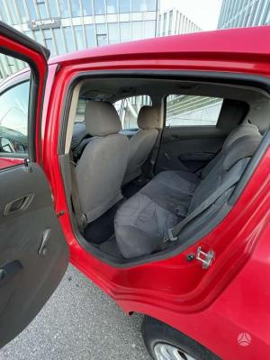 Sarkans Chevrolet Spark 2010 Viļņa, ar dzinēja tilpumu 1.00 L un nobraukumu 149 tūkst. km par 1050 €, foto 13 vietnē AUTOMOTO.COM.LV