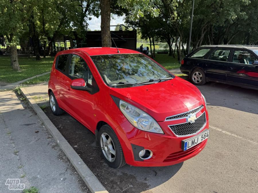 Sarkans Chevrolet Spark 2010 Kauņa, ar dzinēja tilpumu 1.00 L un nobraukumu 242 tūkst. km par 2000 €, foto 4 vietnē AUTOMOTO.COM.LV