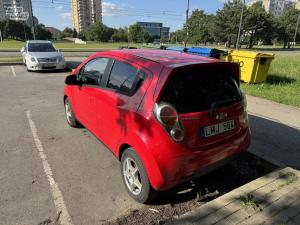 Sarkans Chevrolet Spark 2010 Kauņa, ar dzinēja tilpumu 1.00 L un nobraukumu 242 tūkst. km par 2000 €, foto 8 vietnē AUTOMOTO.COM.LV