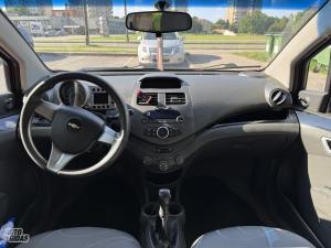 Sarkans Chevrolet Spark 2010 Kauņa, ar dzinēja tilpumu 1.00 L un nobraukumu 242 tūkst. km par 2000 €, foto 10 vietnē AUTOMOTO.COM.LV