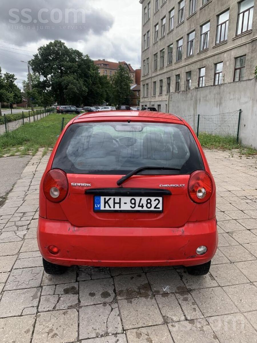 Red Chevrolet Spark 2006 in Riga, with an engine capacity of 0.80 L and mileage of 94 thousand km for 900 €, photo 4 on AUTOMOTO.COM.LV