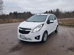 Balts Chevrolet Spark 2011 Viļņa, ar dzinēja tilpumu 1.20 L un nobraukumu 99 tūkst. km par 1700 €, foto  vietnē AUTOMOTO.COM.LV