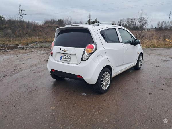 Balts Chevrolet Spark 2011 Viļņa, ar dzinēja tilpumu 1.20 L un nobraukumu 99 tūkst. km par 1700 €, foto 5 vietnē AUTOMOTO.COM.LV