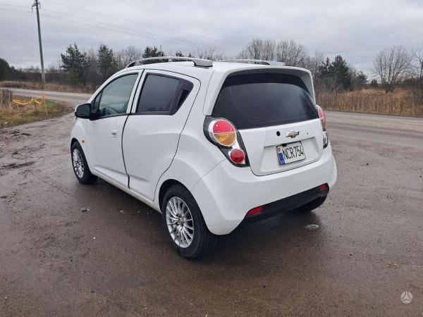 Balts Chevrolet Spark 2011 Viļņa, ar dzinēja tilpumu 1.20 L un nobraukumu 99 tūkst. km par 1700 €, foto 7 vietnē AUTOMOTO.COM.LV