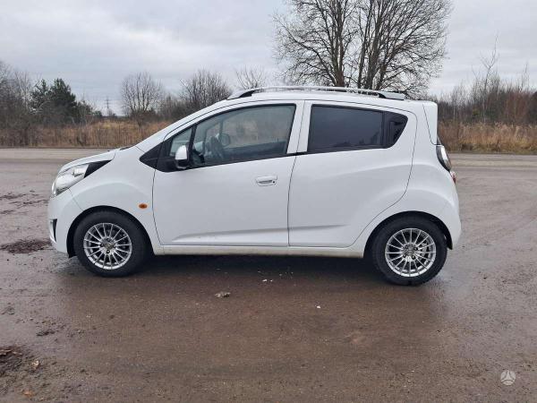 Balts Chevrolet Spark 2011 Viļņa, ar dzinēja tilpumu 1.20 L un nobraukumu 99 tūkst. km par 1700 €, foto 8 vietnē AUTOMOTO.COM.LV