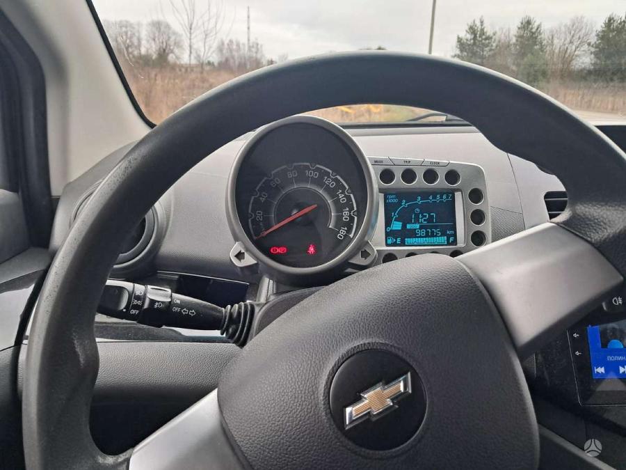 White Chevrolet Spark 2011 in Vilnius, with an engine capacity of 1.20 L and mileage of 99 thousand km for 1700 €, photo 11 on AUTOMOTO.COM.LV