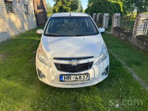White Chevrolet Spark 2011 in Bauska, with an engine capacity of 1.00 L and mileage of 123 thousand km for 1650 €, photo 4 on AUTOMOTO.COM.LV