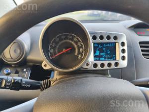 White Chevrolet Spark 2011 in Bauska, with an engine capacity of 1.00 L and mileage of 123 thousand km for 1650 €, photo 6 on AUTOMOTO.COM.LV