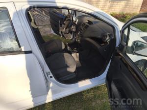 White Chevrolet Spark 2011 in Bauska, with an engine capacity of 1.00 L and mileage of 123 thousand km for 1650 €, photo 9 on AUTOMOTO.COM.LV