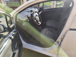 White Chevrolet Spark 2011 in Bauska, with an engine capacity of 1.00 L and mileage of 123 thousand km for 1650 €, photo 11 on AUTOMOTO.COM.LV