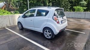 White Chevrolet Spark 2011 in Riga, with an engine capacity of 1.00 L and mileage of 148 thousand km for 2300 €, photo 5 on AUTOMOTO.COM.LV