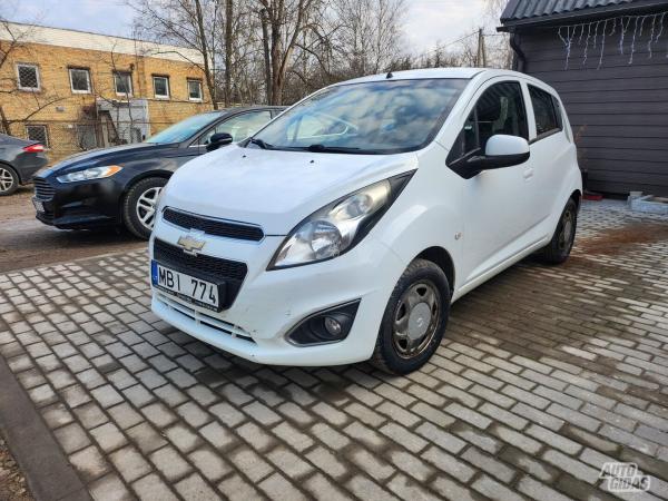 Balts Chevrolet Spark 2013 Viļņa, ar dzinēja tilpumu 1.00 L un nobraukumu 136 tūkst. km par 1400 €, foto 1 vietnē AUTOMOTO.COM.LV