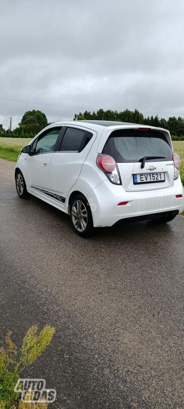 White Chevrolet Spark 2014 in Alytus, with an engine capacity of 0.00 L and mileage of 127 thousand km for 3500 €, photo 2 on AUTOMOTO.COM.LV