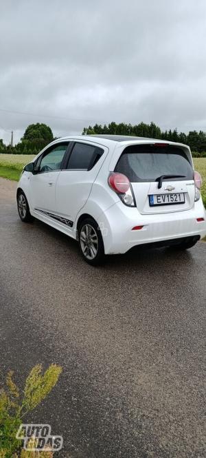 White Chevrolet Spark 2014 in Alytus, with an engine capacity of 0.00 L and mileage of 127 thousand km for 3500 €, photo 3 on AUTOMOTO.COM.LV