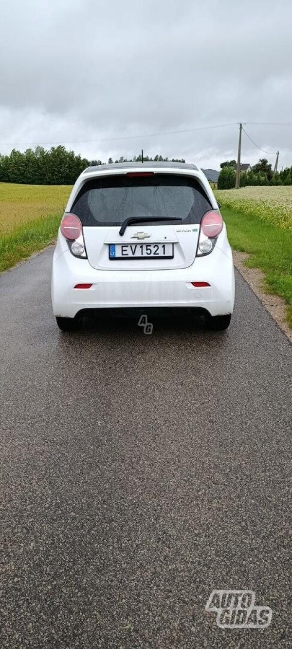 White Chevrolet Spark 2014 in Alytus, with an engine capacity of 0.00 L and mileage of 127 thousand km for 3500 €, photo 3 on AUTOMOTO.COM.LV