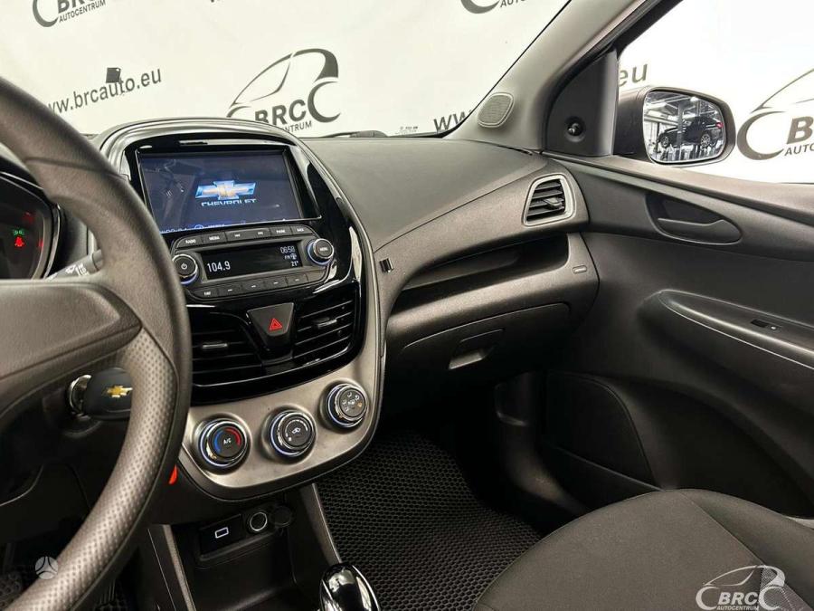 Balts Chevrolet Spark 2019 Viļņa, ar dzinēja tilpumu 1.00 L un nobraukumu 62 tūkst. km par 8600 €, foto 15 vietnē AUTOMOTO.COM.LV