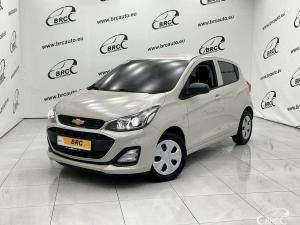 White Chevrolet Spark 2019 in Vilnius, with an engine capacity of 1.00 L and mileage of 62 thousand km for 8200 €, photo  on AUTOMOTO.COM.LV
