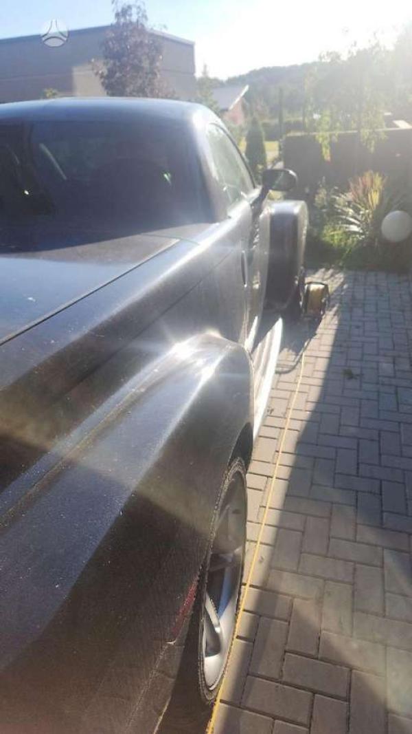 Black Chevrolet SSR 2016 in Vilnius, with an engine capacity of 5.97 L and mileage of 73 thousand km for 35000 €, photo 3 on AUTOMOTO.COM.LV