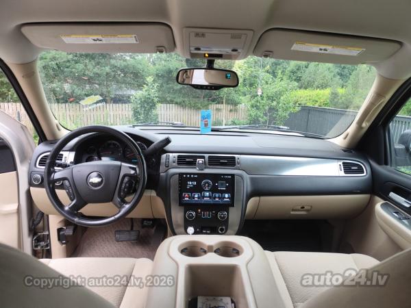 Beige Chevrolet Suburban 2006 in Tallinn, with an engine capacity of 5.30 L and mileage of 257 thousand km for 12000 €, photo 7 on AUTOMOTO.COM.LV