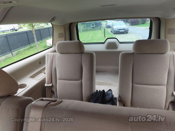 Beige Chevrolet Suburban 2006 in Tallinn, with an engine capacity of 5.30 L and mileage of 257 thousand km for 12000 €, photo 9 on AUTOMOTO.COM.LV