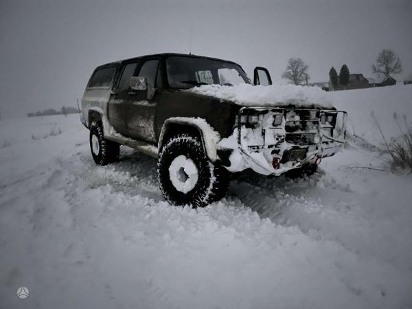 Черный Шевроле Субурбан 1989 в Каунас, объемом двигателя 6.50 л и пробегом 38 тыс. км за 14999 €, фото 5 на AUTOMOTO.COM.LV