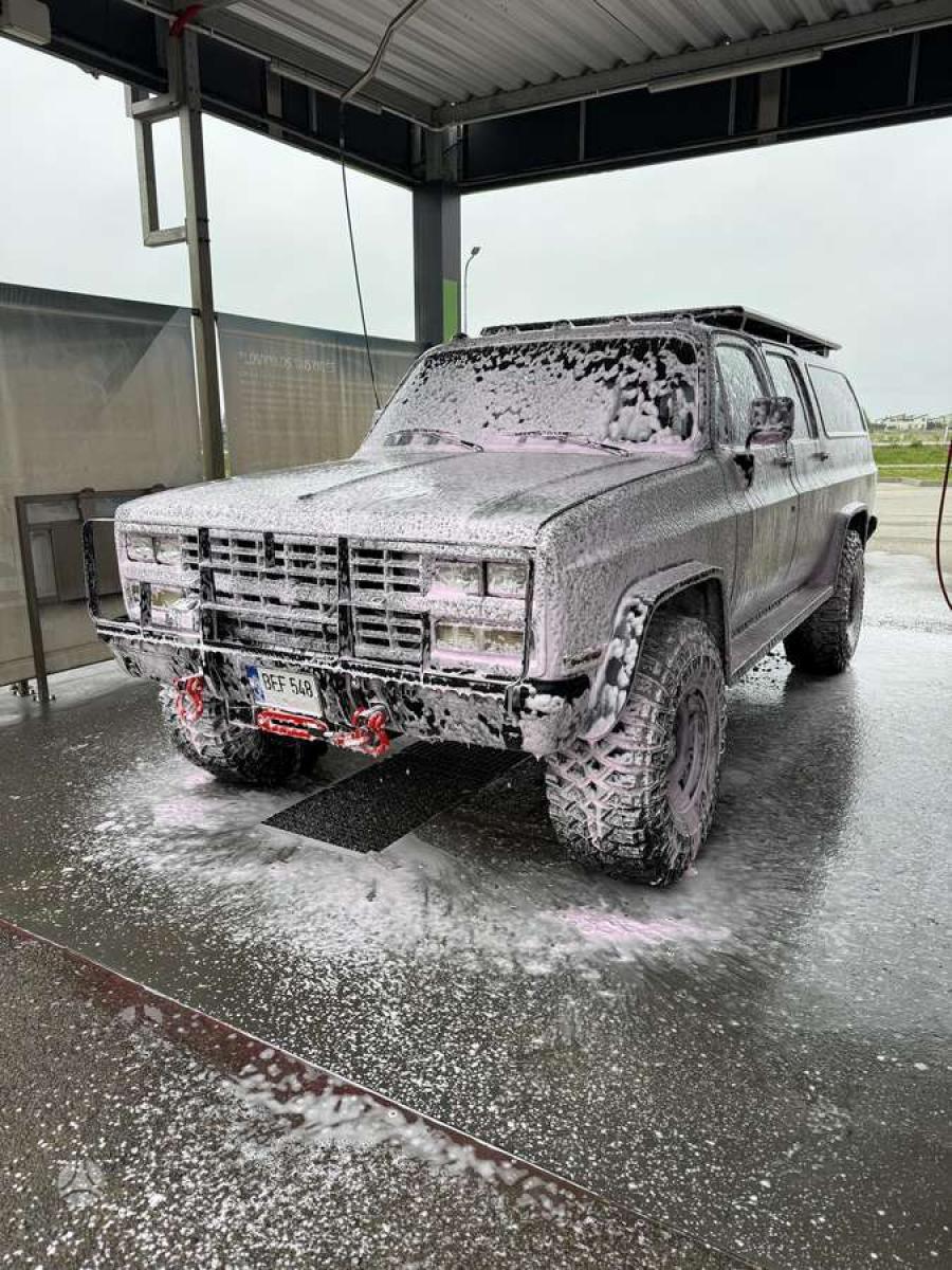 Melns Chevrolet Suburban 1989 Kauņa, ar dzinēja tilpumu 6.50 L un nobraukumu 38 tūkst. km par 14999 €, foto 7 vietnē AUTOMOTO.COM.LV