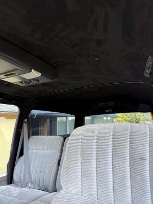 Melns Chevrolet Suburban 1989 Kauņa, ar dzinēja tilpumu 6.50 L un nobraukumu 38 tūkst. km par 14999 €, foto 12 vietnē AUTOMOTO.COM.LV