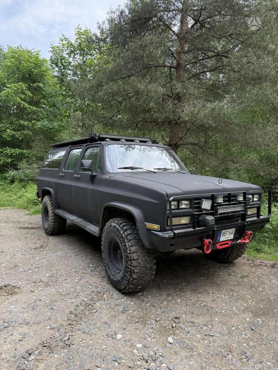 Melns Chevrolet Suburban 1989 Kauņa, ar dzinēja tilpumu 6.50 L un nobraukumu 38 tūkst. km par 14999 €, foto 19 vietnē AUTOMOTO.COM.LV