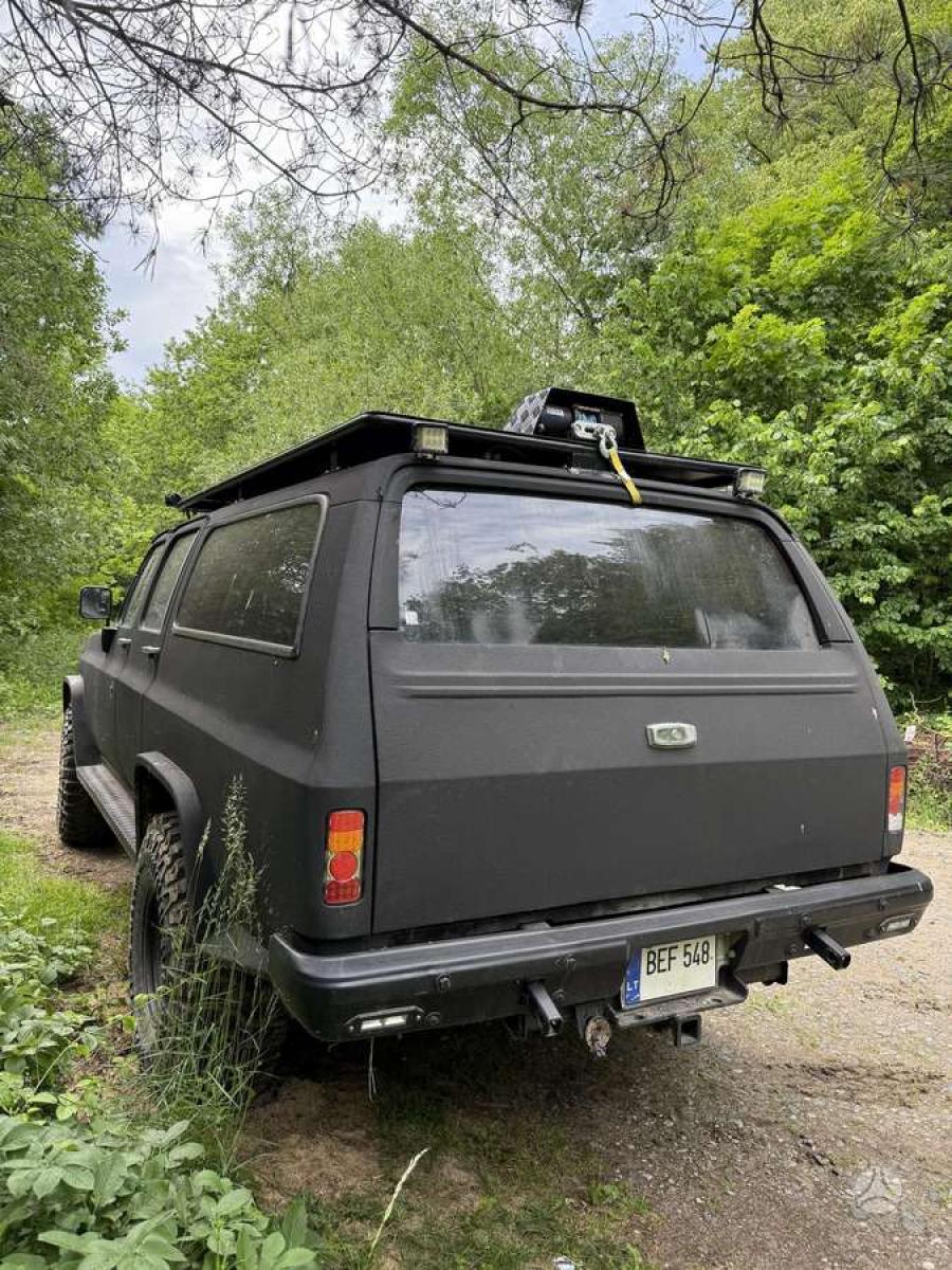 Melns Chevrolet Suburban 1989 Kauņa, ar dzinēja tilpumu 6.50 L un nobraukumu 38 tūkst. km par 14999 €, foto 21 vietnē AUTOMOTO.COM.LV