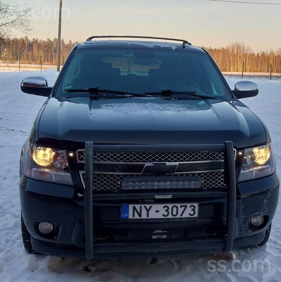 Melns Chevrolet Suburban 2008 Jēkabpils, ar dzinēja tilpumu 5.30 L un nobraukumu 168 tūkst. km par 24000 €, foto 1 vietnē AUTOMOTO.COM.LV