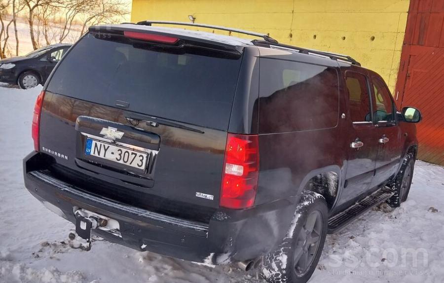 Melns Chevrolet Suburban 2008 Jēkabpils, ar dzinēja tilpumu 5.30 L un nobraukumu 168 tūkst. km par 24000 €, foto 3 vietnē AUTOMOTO.COM.LV