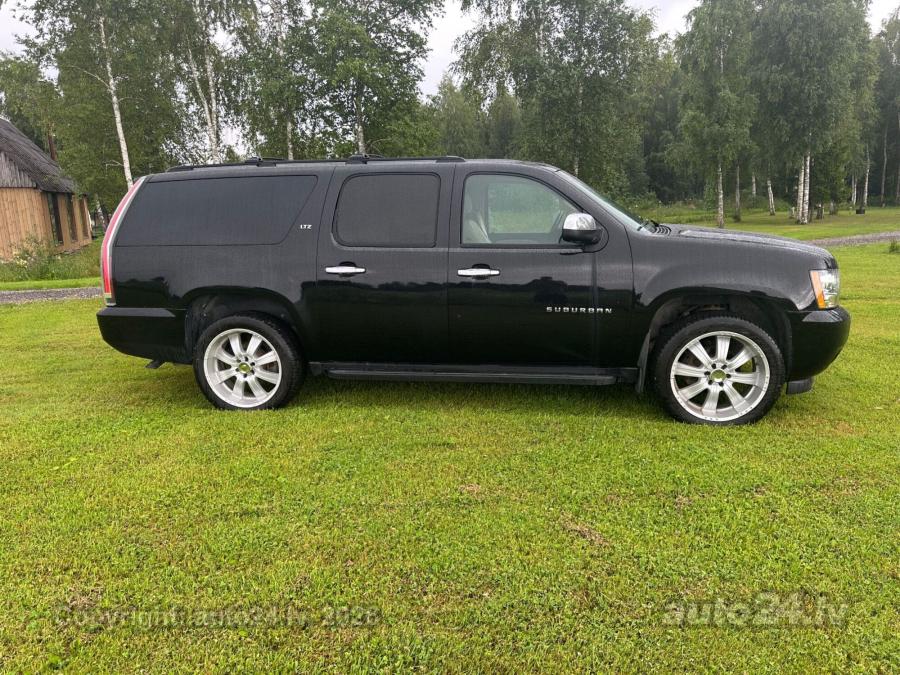 Black Chevrolet Suburban 2008 in Tallinn, with an engine capacity of 5.30 L and mileage of 334 thousand km for 13000 €, photo 5 on AUTOMOTO.COM.LV