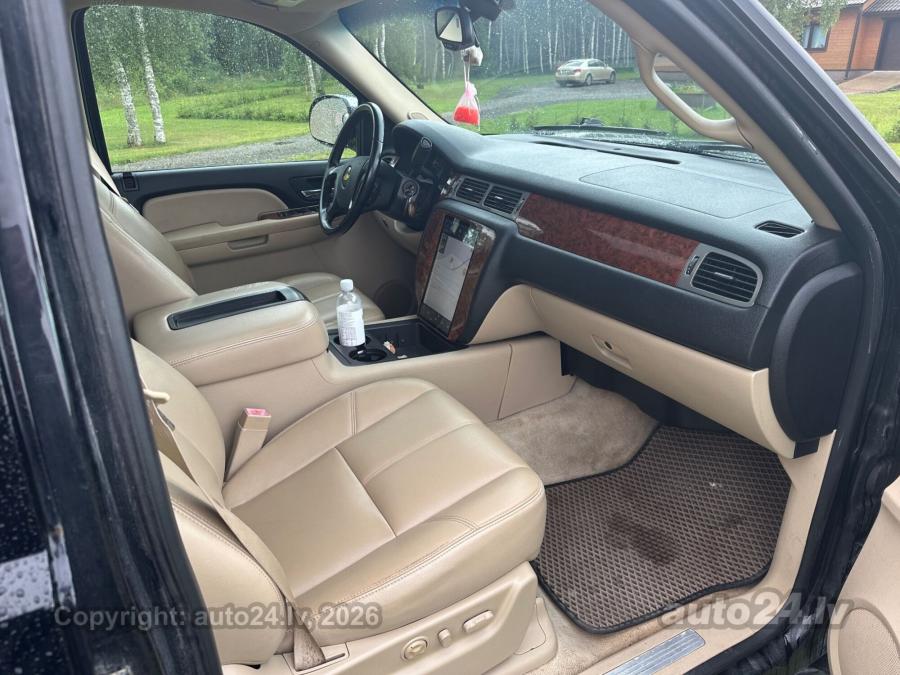 Black Chevrolet Suburban 2008 in Tallinn, with an engine capacity of 5.30 L and mileage of 334 thousand km for 13000 €, photo 11 on AUTOMOTO.COM.LV