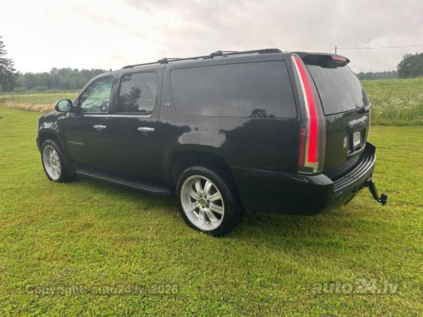 Black Chevrolet Suburban 2008 in Tallinn, with an engine capacity of 5.30 L and mileage of 334 thousand km for 13000 €, photo 2 on AUTOMOTO.COM.LV