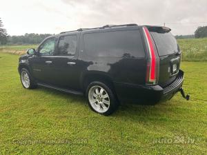 Black Chevrolet Suburban 2008 in Tallinn, with an engine capacity of 5.30 L and mileage of 334 thousand km for 13000 €, photo 3 on AUTOMOTO.COM.LV