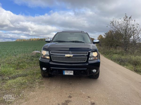 Melns Chevrolet Suburban 2011 Telšiai, ar dzinēja tilpumu 5.30 L un nobraukumu 315 tūkst. km par 12000 €, foto 3 vietnē AUTOMOTO.COM.LV