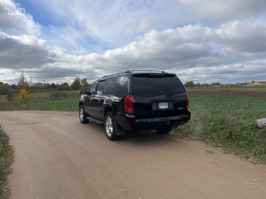 Melns Chevrolet Suburban 2011 Telšiai, ar dzinēja tilpumu 5.30 L un nobraukumu 315 tūkst. km par 12000 €, foto 15 vietnē AUTOMOTO.COM.LV