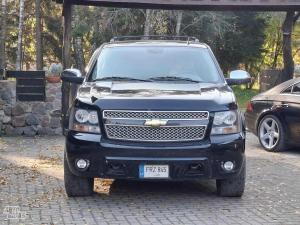Melns Chevrolet Suburban 2011 Telšiai, ar dzinēja tilpumu 5.30 L un nobraukumu 315 tūkst. km par 12000 €, foto 18 vietnē AUTOMOTO.COM.LV