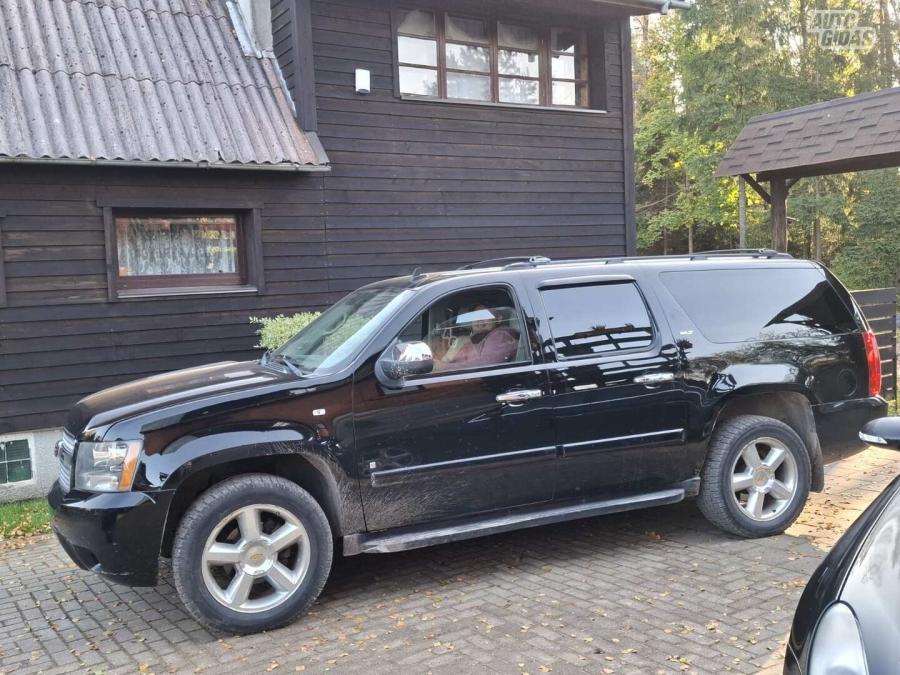 Melns Chevrolet Suburban 2011 Telšiai, ar dzinēja tilpumu 5.30 L un nobraukumu 315 tūkst. km par 12000 €, foto 26 vietnē AUTOMOTO.COM.LV