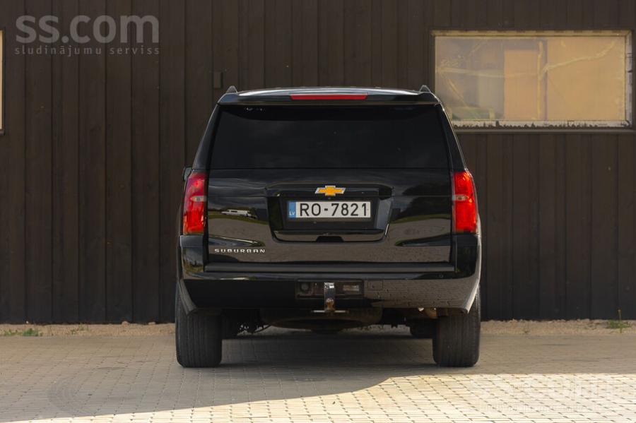 Melns Chevrolet Suburban 2015 Jelgava, ar dzinēja tilpumu 5.30 L un nobraukumu 257 tūkst. km par 21000 €, foto 6 vietnē AUTOMOTO.COM.LV