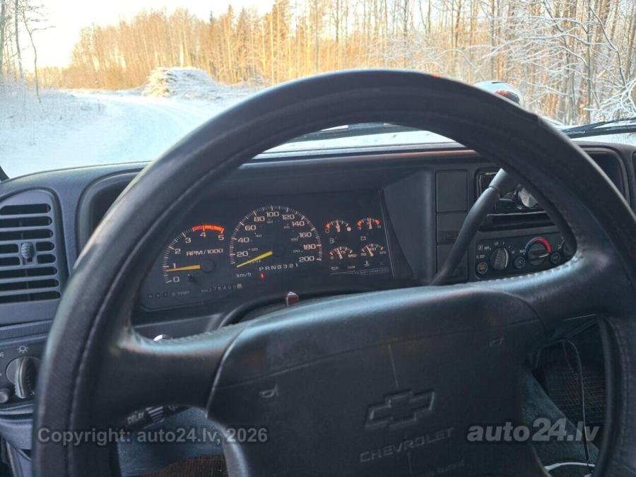Zils Chevrolet Suburban 1996 Tartu, ar dzinēja tilpumu 6.50 L un nobraukumu 0 tūkst. km par 11000 €, foto 15 vietnē AUTOMOTO.COM.LV